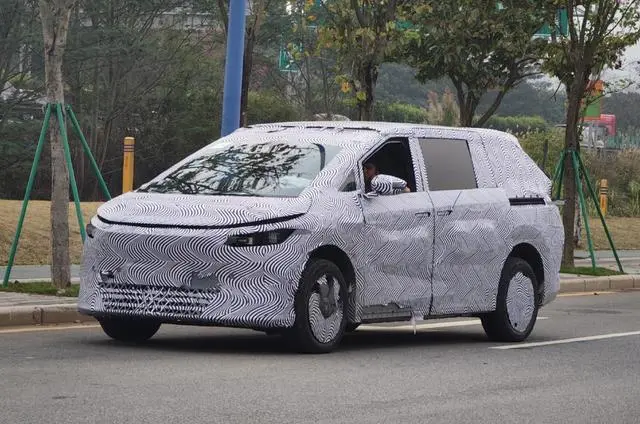 小鹏G6还没上市，纯电MPV小鹏X9来啦！